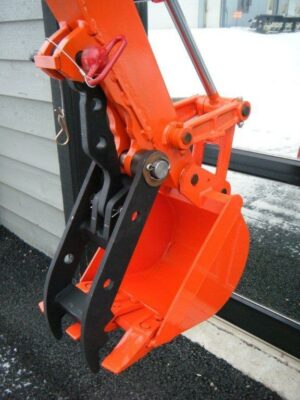 Mini Excavator Thumbs - Rigid and Hydraulic EQUIPMENTLAND